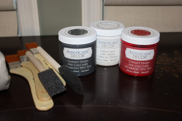 A Makeup Vanity Transformation Using Chalk Paints