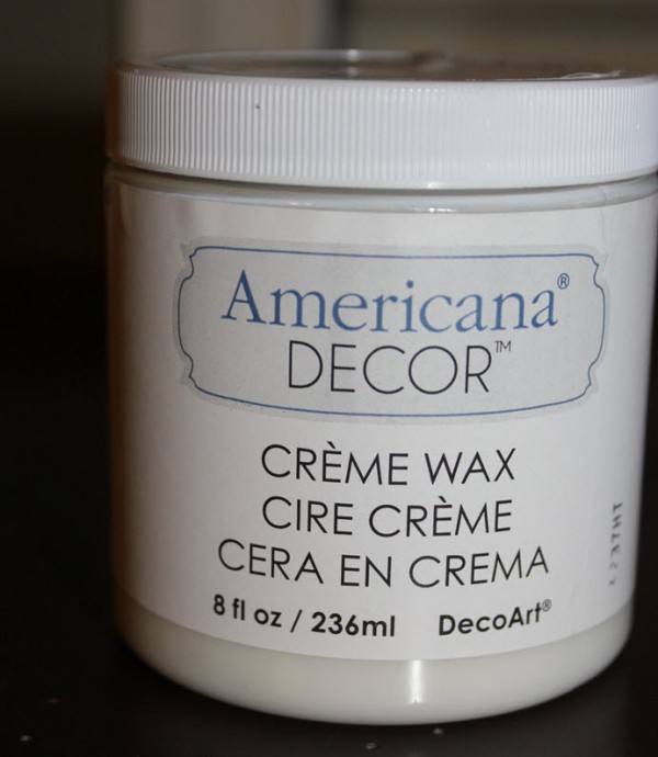 A Makeup Vanity Transformation Using Chalk Paints