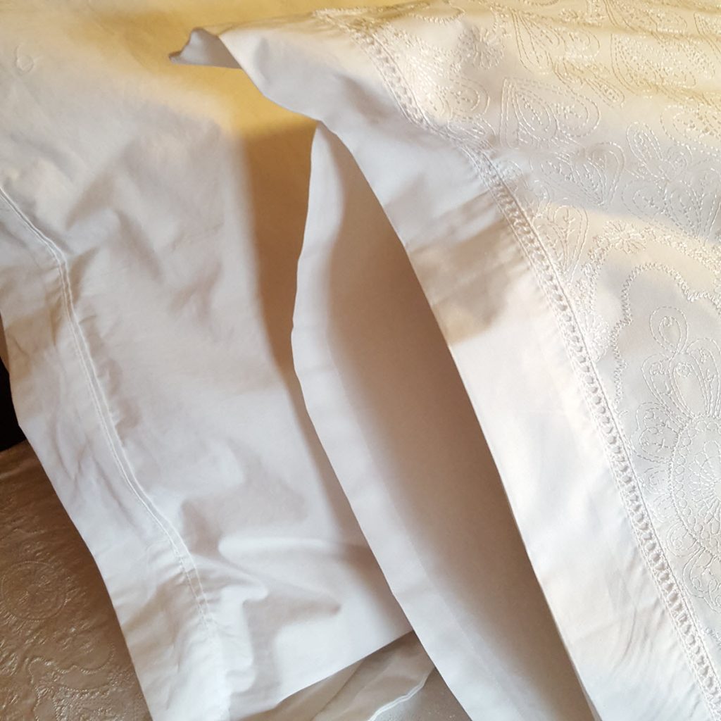 Get The Dreamy Bedroom You Love With These 5 Easy Tips