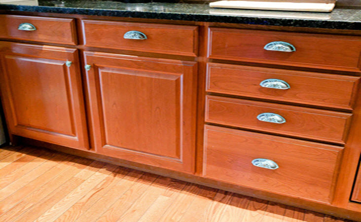 How To Beautify Your Kitchen Cabinets With New Hardware Pulls And Knobs how-to-beautify-your-kitchen-cabinets-with-new-hardware-pulls-and-knobs