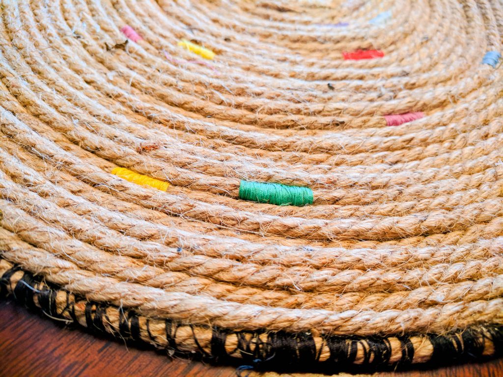 How To Easily Create Beautiful Jute Placemats And Chargers