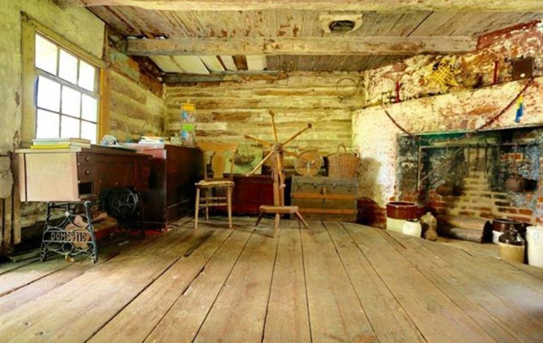 Nothnagle Cabin - America's Oldest Log Cabin Historic Home Tour