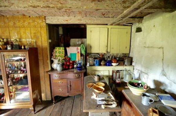 Nothnagle Cabin - America's Oldest Log Cabin Historic Home Tour