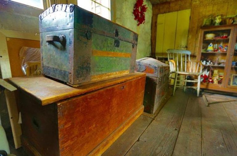 Nothnagle Cabin - America's Oldest Log Cabin Historic Home Tour