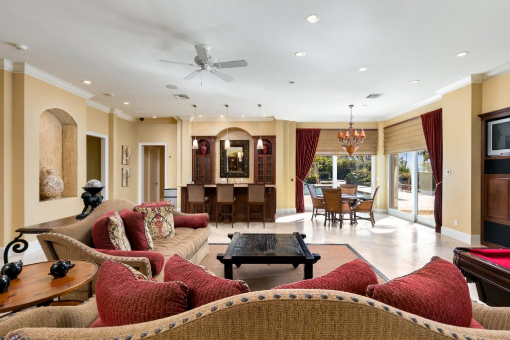 Shaq Is Selling His Magnificent Florida House And, It's A Slam Dunk!