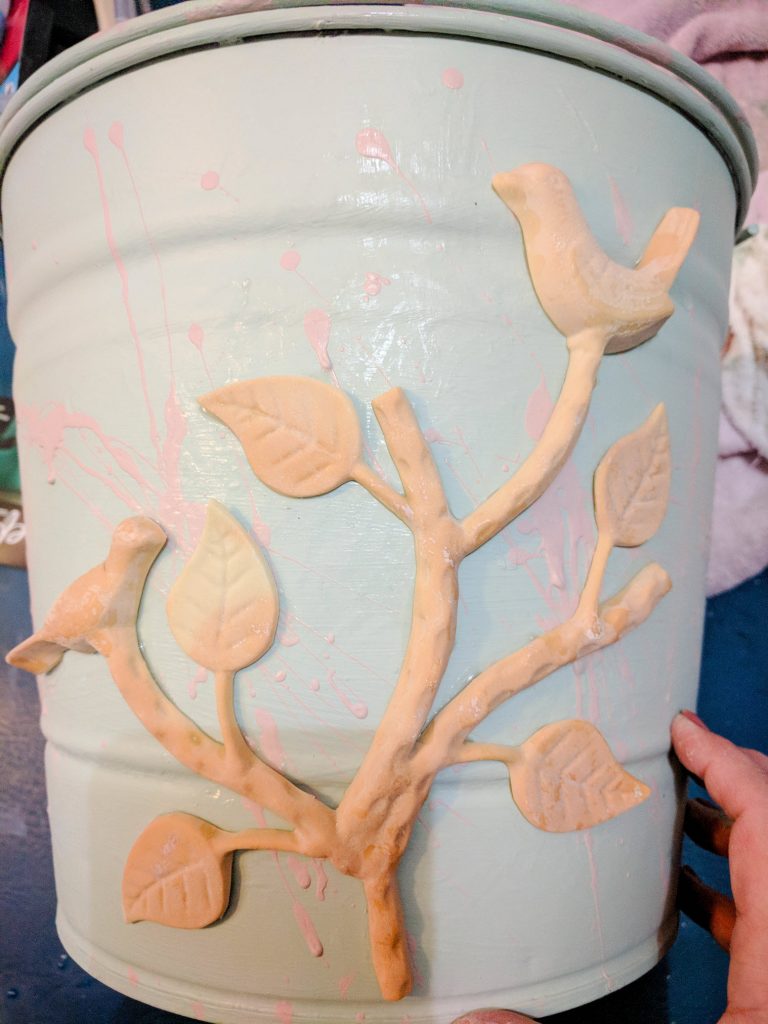 Old Metal Bucket Repurposed Into Charming Farmhouse Decor