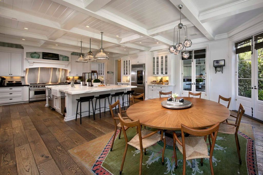 Rob Lowe Has A Dreamy California Estate & You Need To See It!