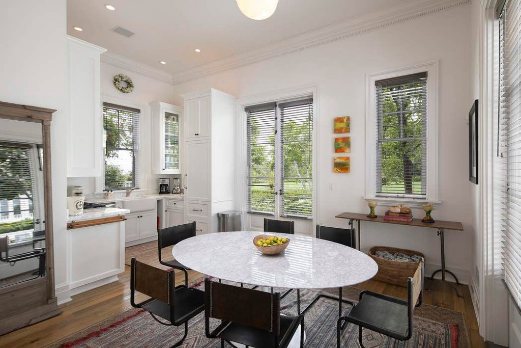 Rob Lowe Has A Dreamy California Estate & You Need To See It!