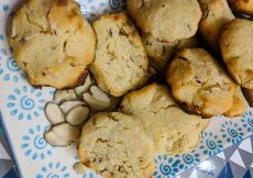 42 Spring Flowers Inspired by Pantone Colors of the Year