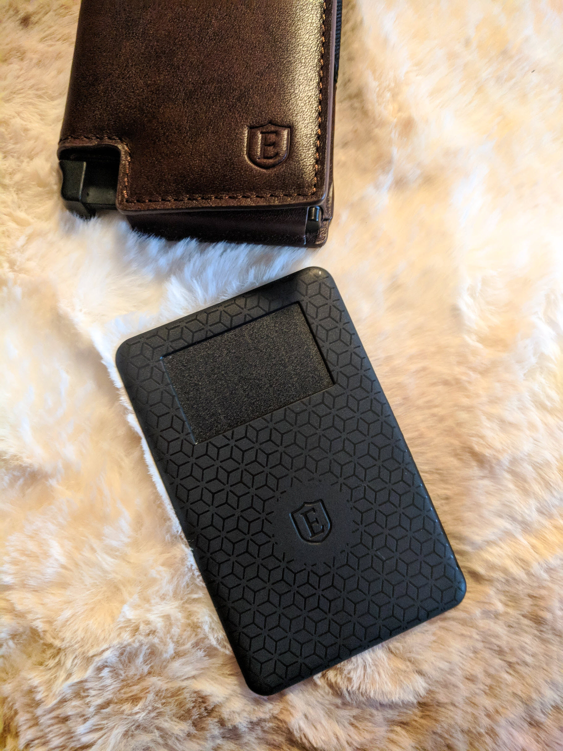 The Perfect Holiday Gift! Ultra-Slim Trackable Smart Wallet!