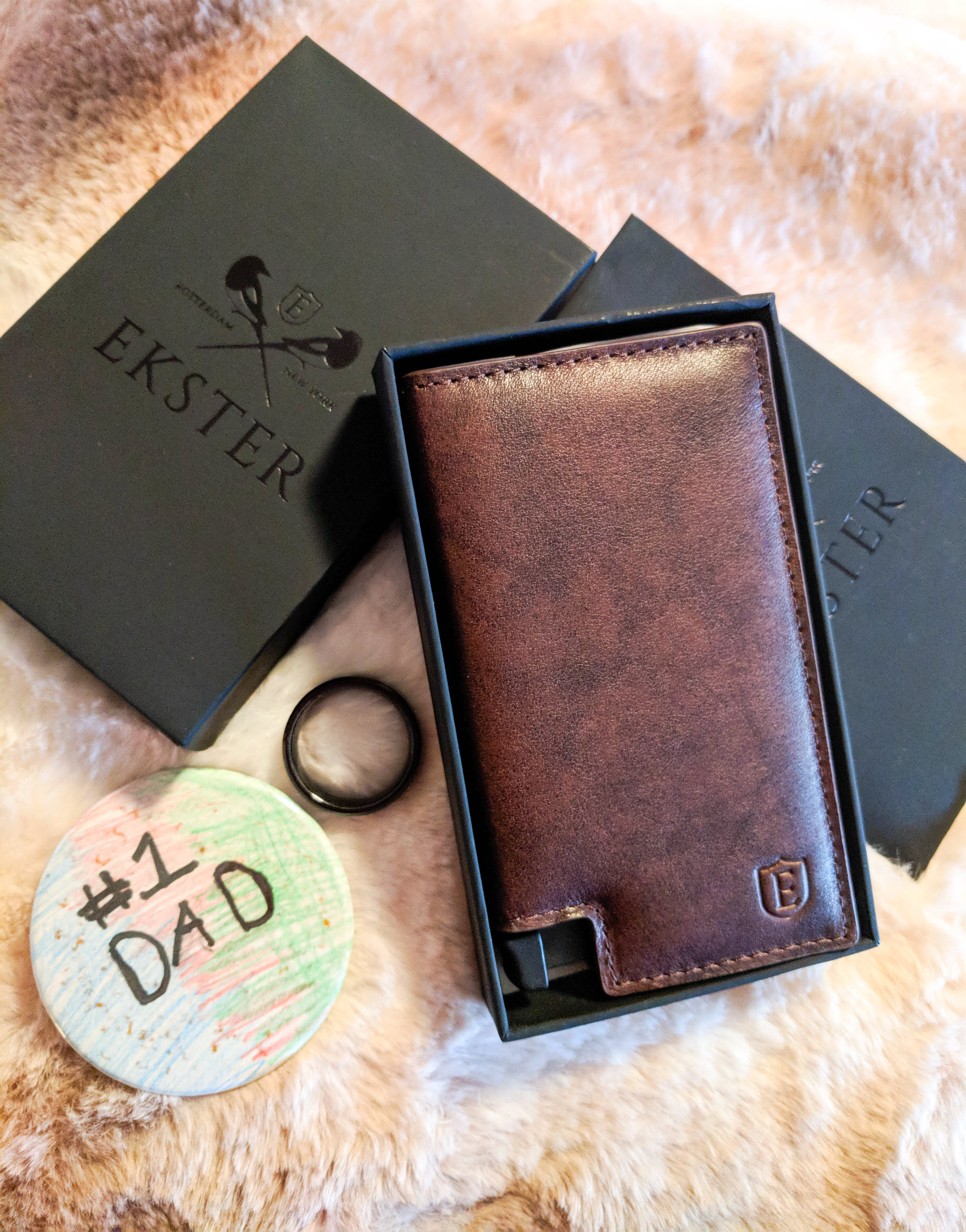 The Perfect Holiday Gift! Ultra-Slim Trackable Smart Wallet!