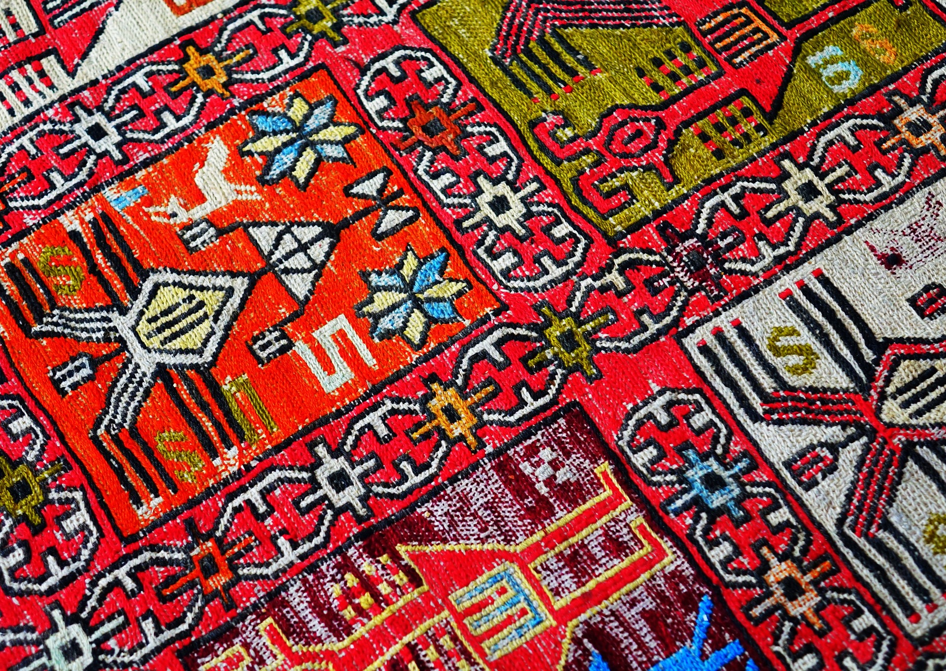 Southwestern Rugs Are Back In Style And Here's Why
