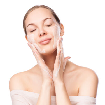 How To Get A Clean Face The Right Way – Makeup and Skincare