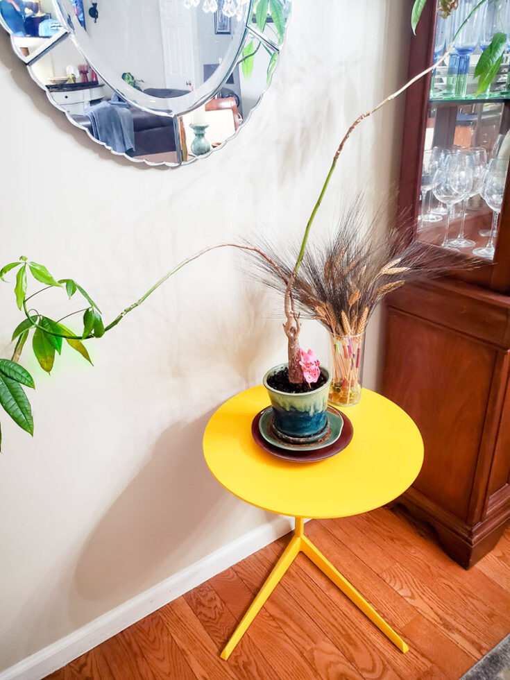 How To Perk Up Your Spring Decor With A Colorful Side Table