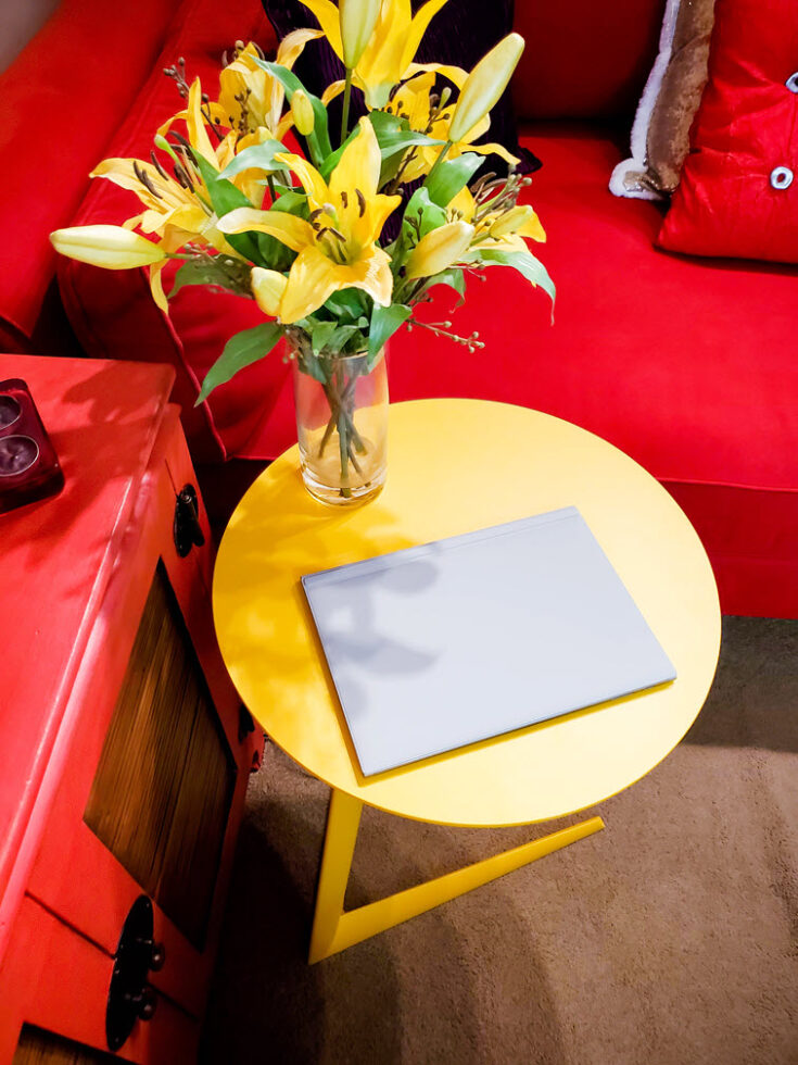 How To Perk Up Your Spring Decor With A Colorful Side Table