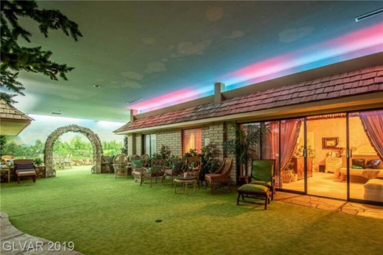 Luxury Underground Bunker - You Really Need To See This!