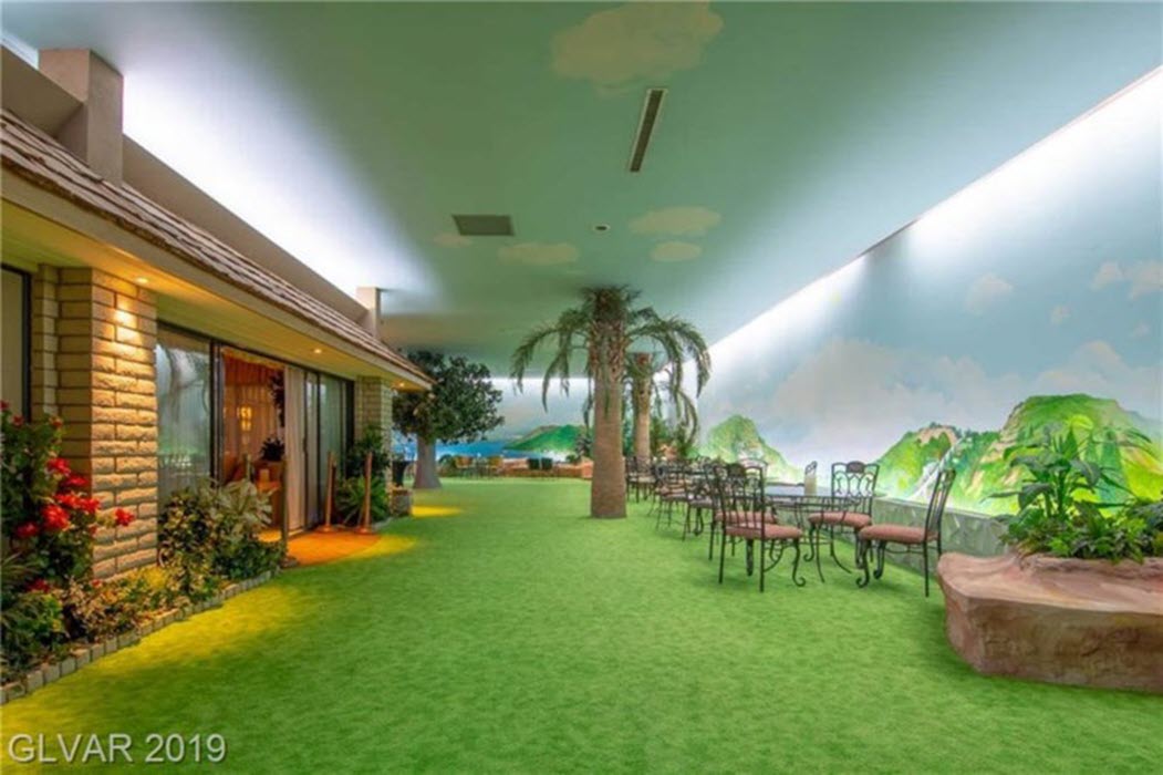 Luxury Underground Bunker - You Really Need To See This!