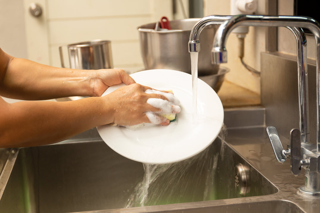 15 Easy Tips To Have And Keep A Cleaner Kitchen