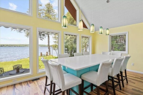 Step Inside This Luxe Colorful Lake House For Inspiration