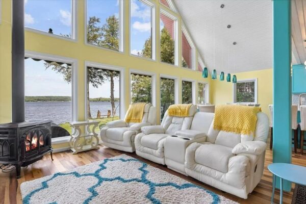 Step Inside This Luxe Colorful Lake House For Inspiration