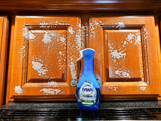 You Need To See This Kitchen Cabinet Grease Remover